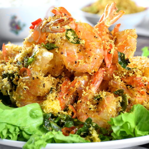 Butter prawns with oats and egg floss - How to make in 5 steps