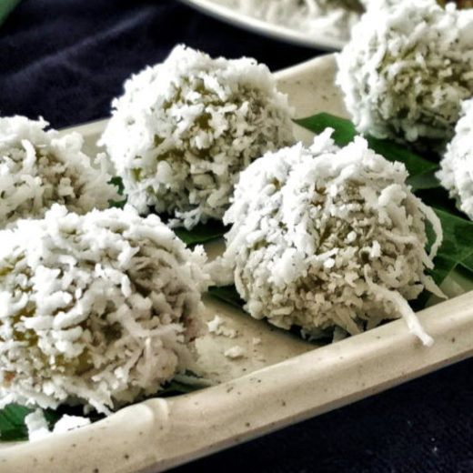 Ondeh ondeh (klepon) - How to make a delightful dessert with palm sugar