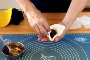 Char Siu Bao Recipe- Chinese Steamed Pork Buns 叉烧包 complete guide