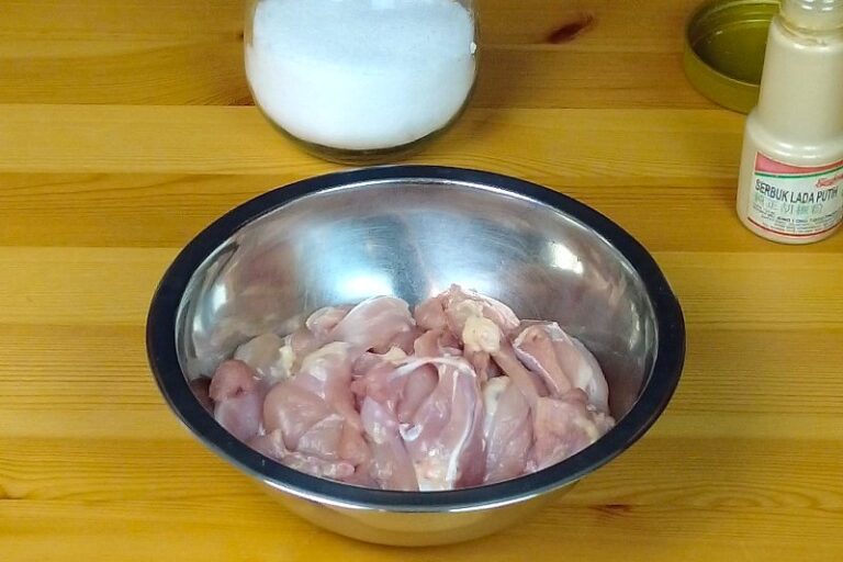 How to Make Firecracker Chicken That’s Crispier Than Takeout