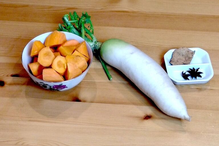 One-Pot Chicken Stew: A Flavor-Packed Meal (Chinese Style)