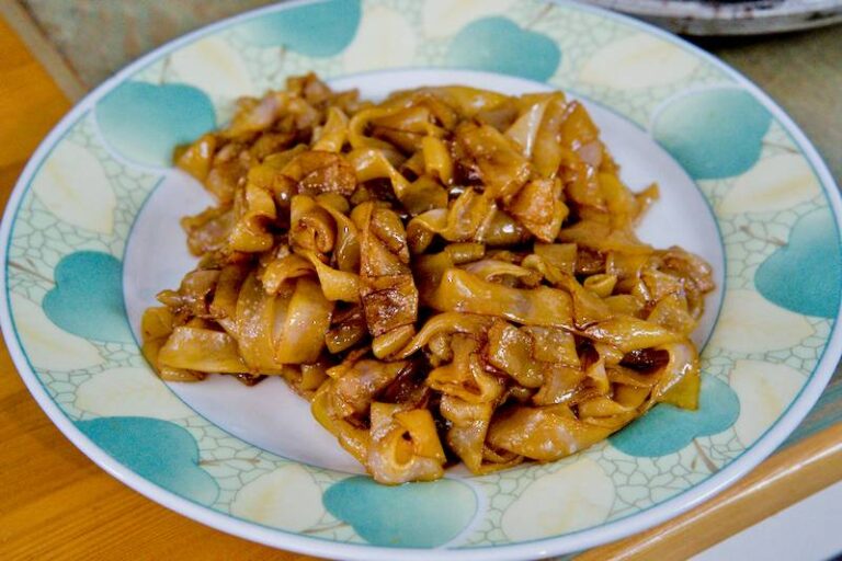 Beef Hor Fun with Ginger and Spring Onion Recipe (姜葱牛河)